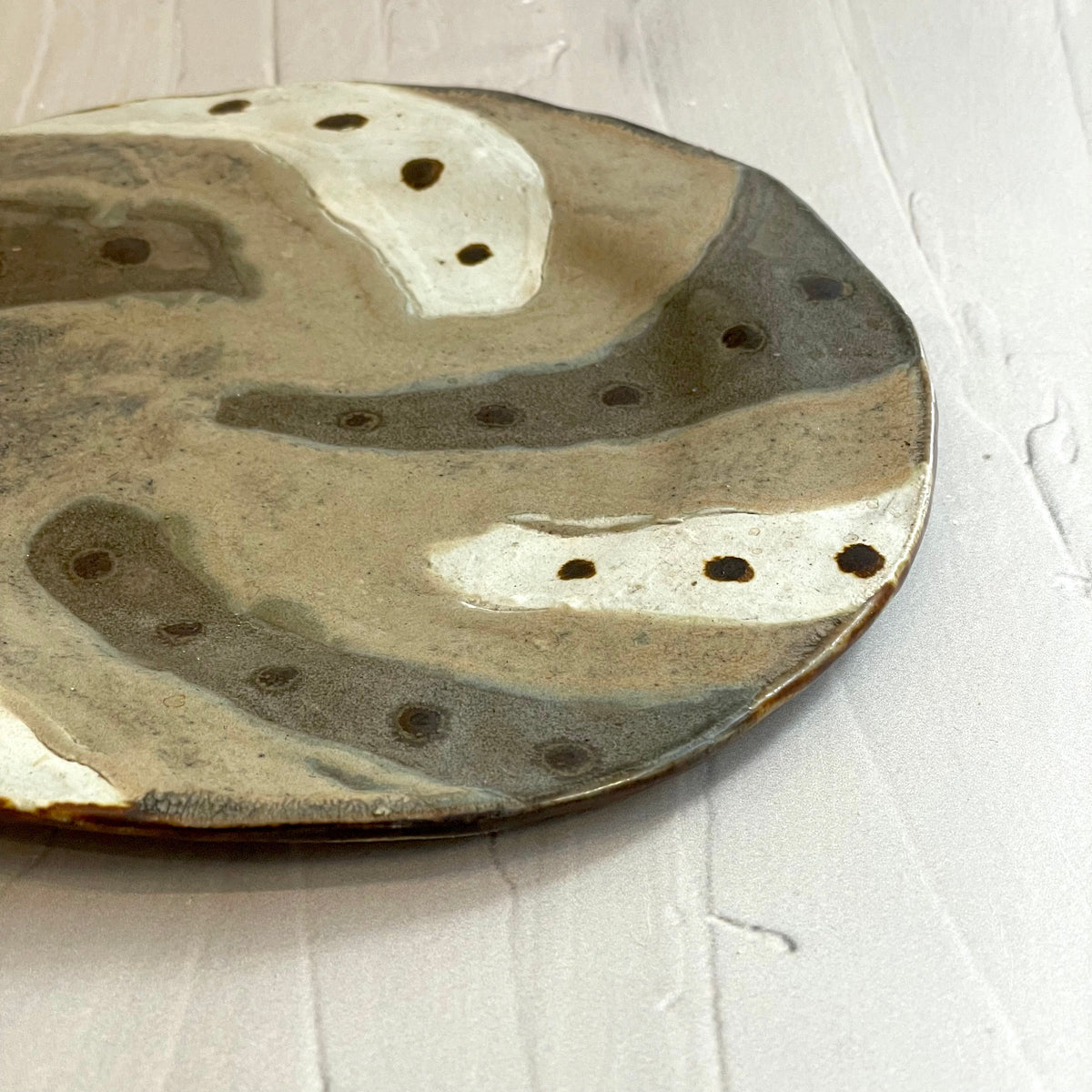 "Spinning Away" Plate - May 2024 – THE DEA STORE