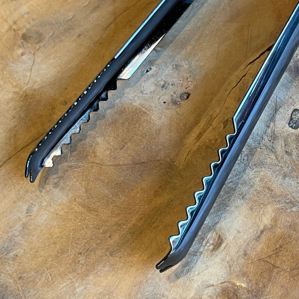 "Zanzi" Alligator Teeth Ice Tongs – THE DEA STORE